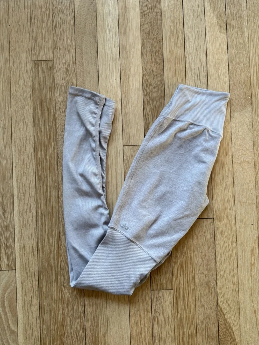 ALO Yoga | Pants & Jumpsuits | Alo Yoga Goddess Legging In Lavender ...